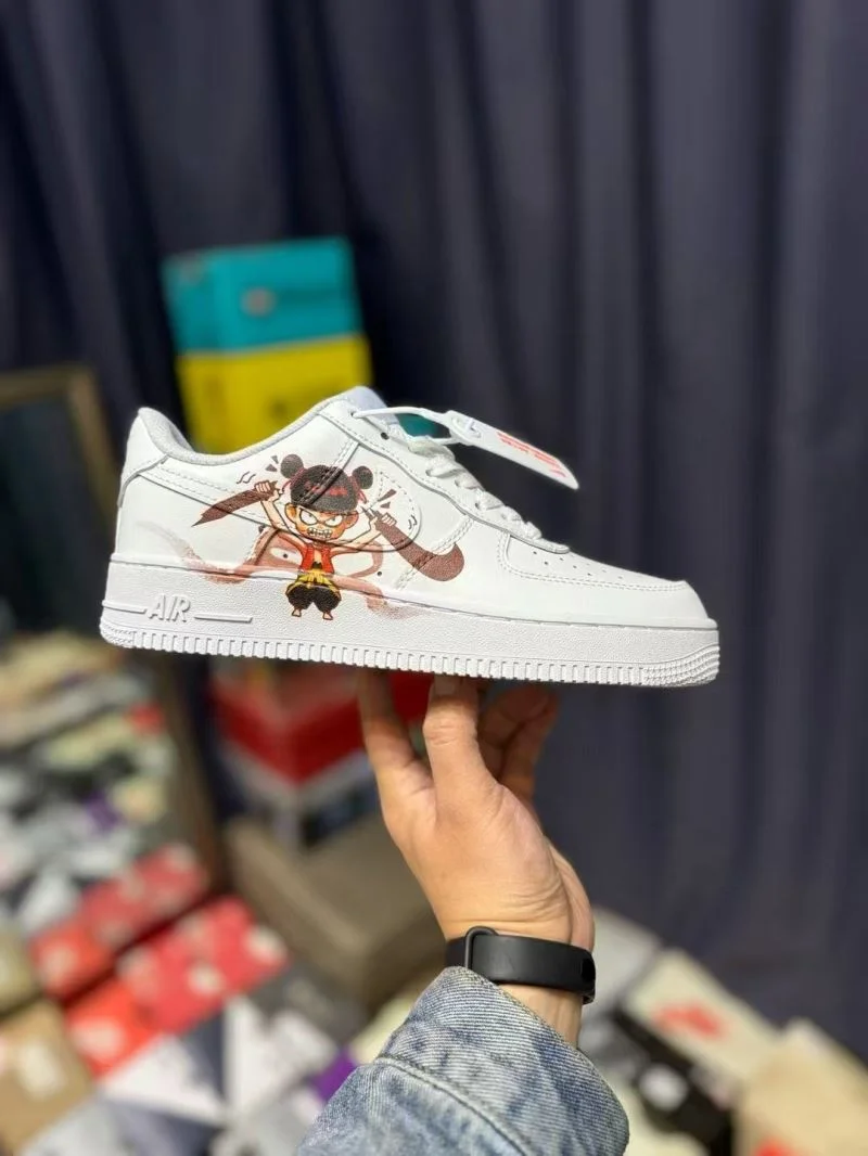 NIKE SHOES