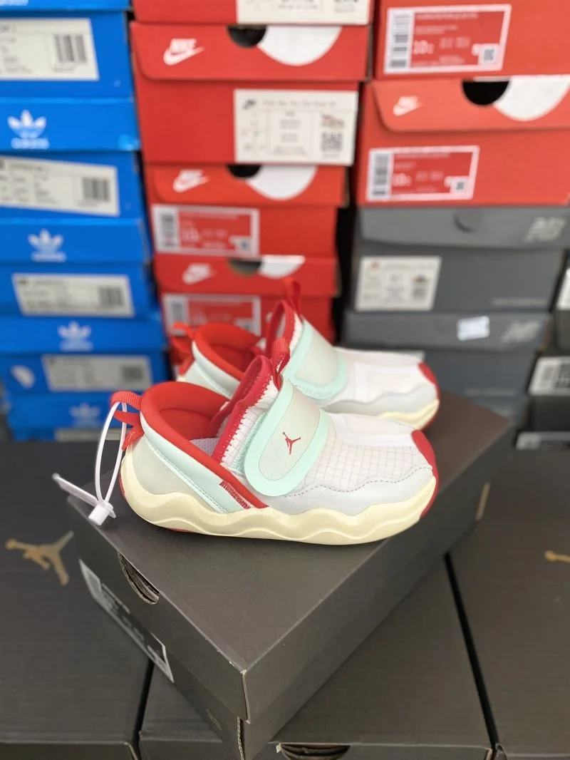 Top match NIKE SHOES