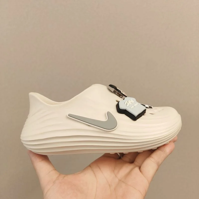 Accurate model NIKE SHOES