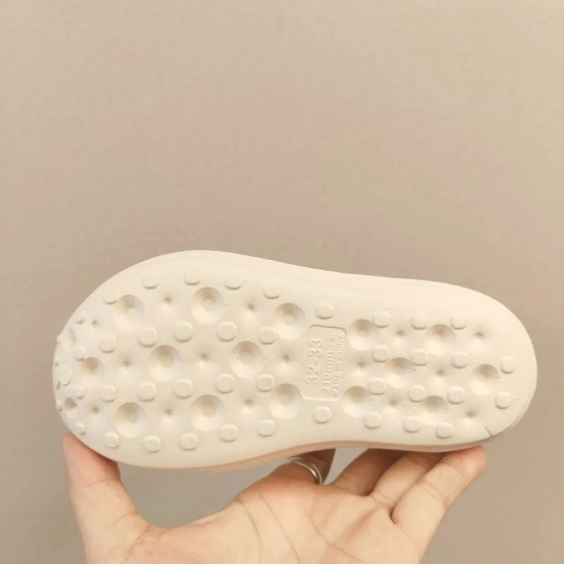 Accurate model NIKE SHOES
