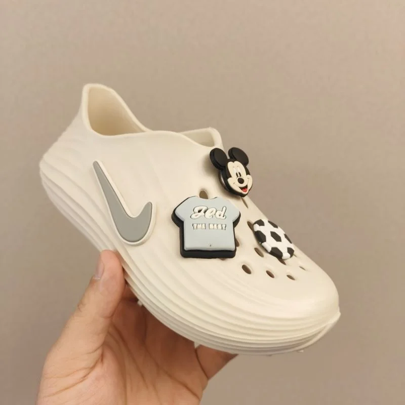 Accurate model NIKE SHOES