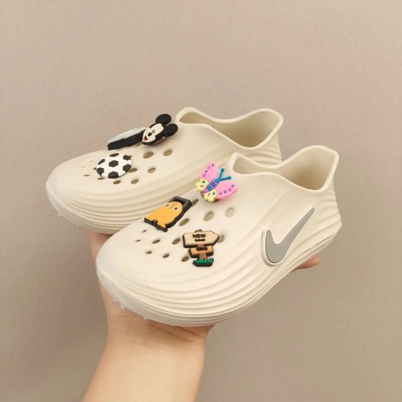 Accurate model NIKE SHOES