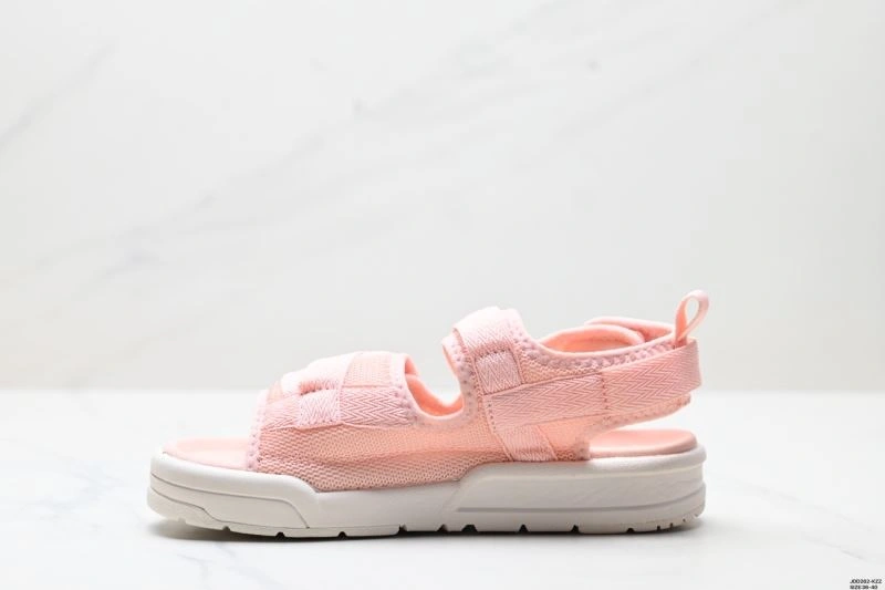 Low-cost New Balance Sandals