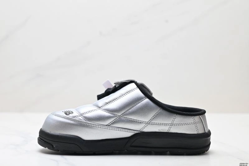 Top match New Balance Sandals