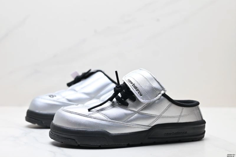 Top match New Balance Sandals