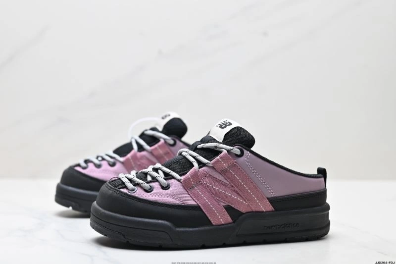 Accurate model New Balance Sandals