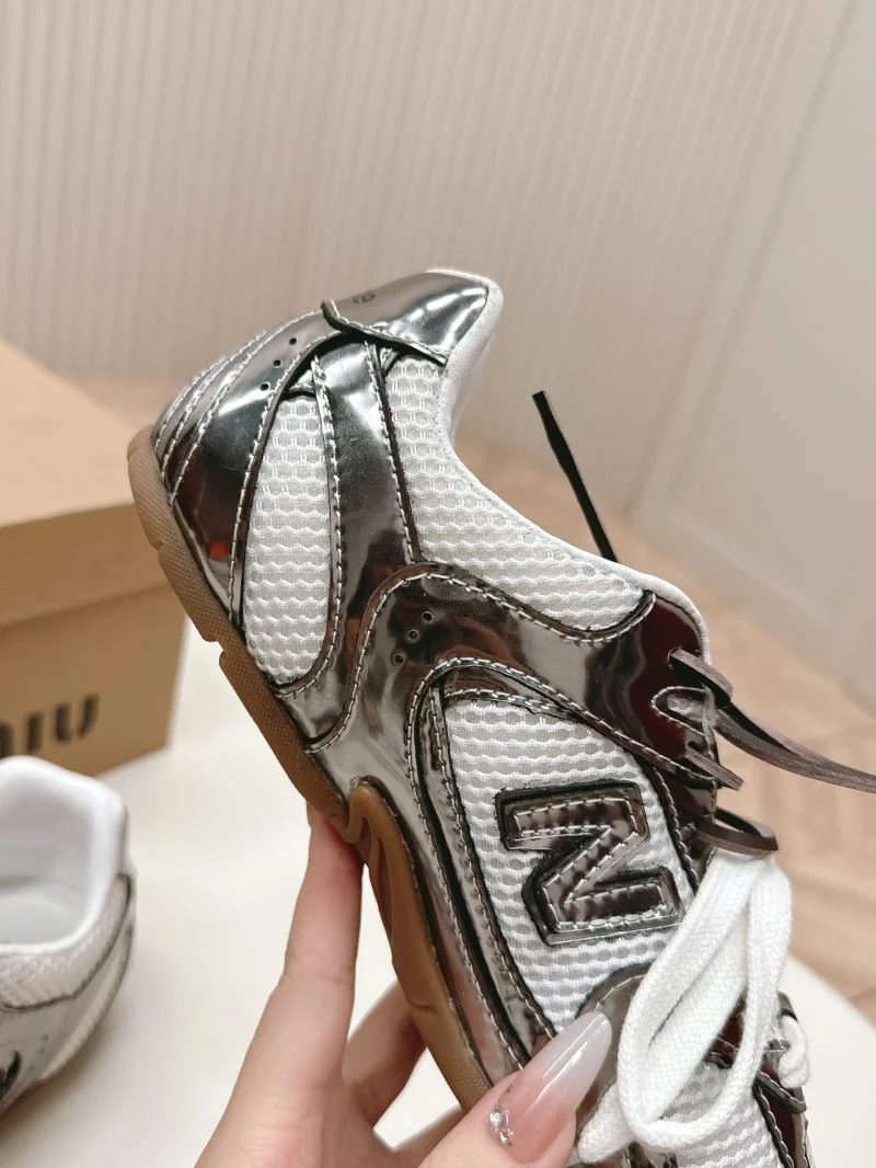 Top mirror New Balance Shoes