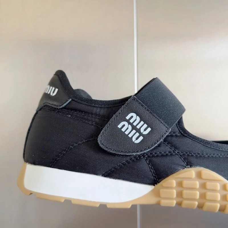 Factory-made New Balance Shoes