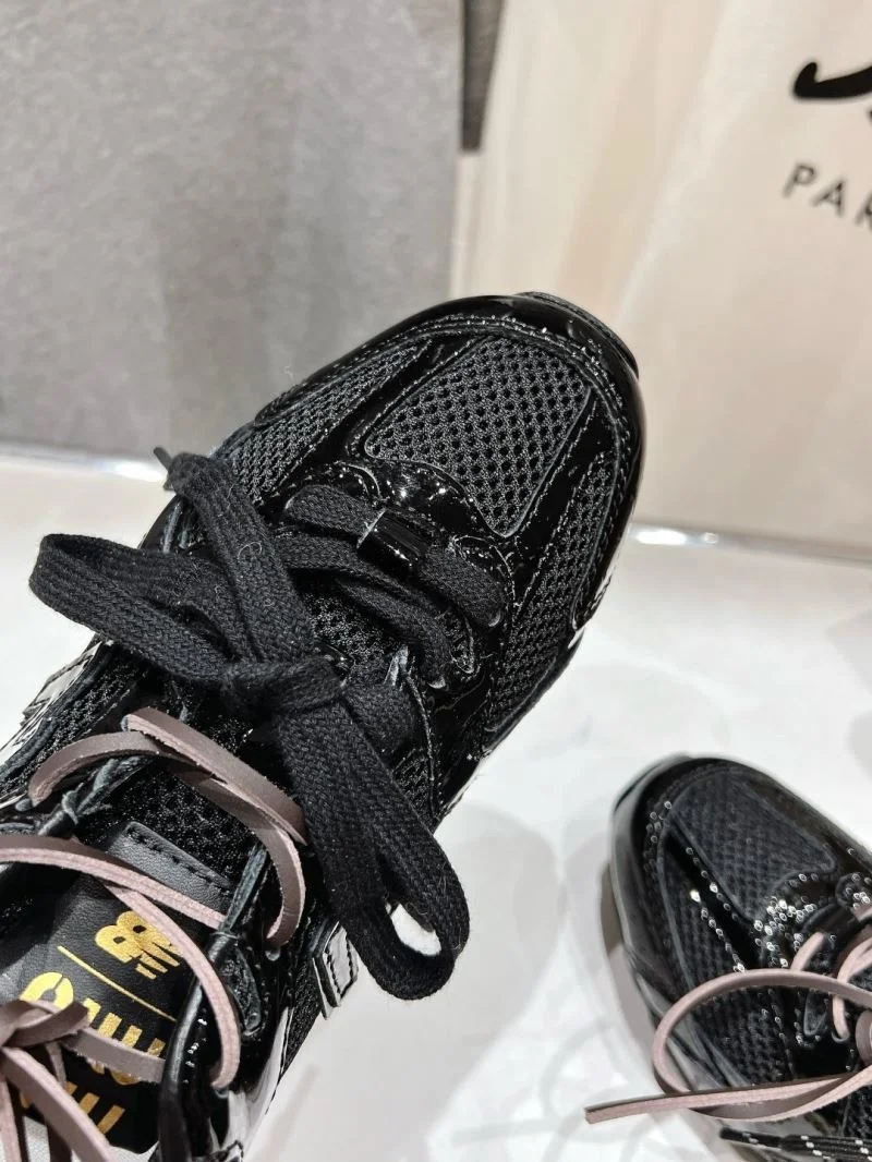 High fidelity New Balance Shoes
