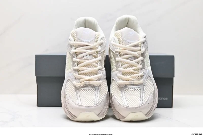 Top match New Balance Shoes