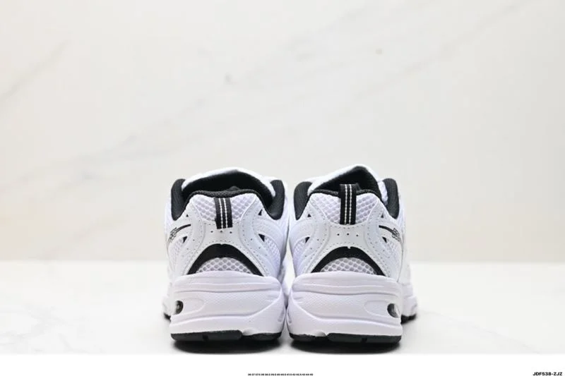 Top mirror New Balance Shoes