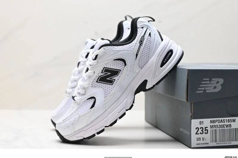 Top mirror New Balance Shoes