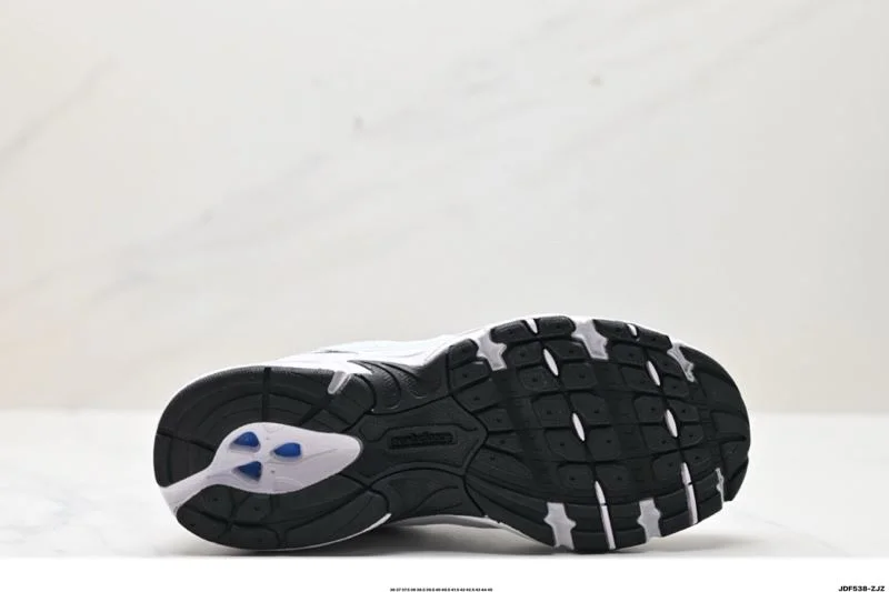 Top mirror New Balance Shoes