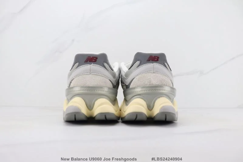 Top mirror New Balance Shoes