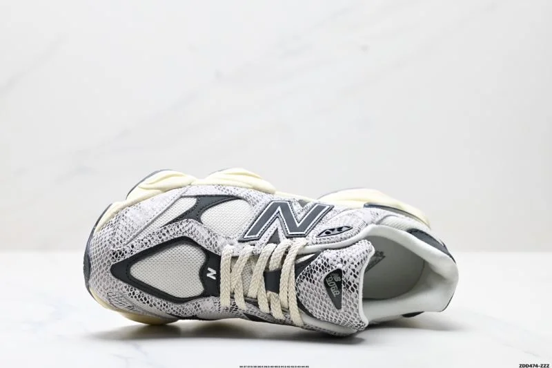 Top mirror New Balance Shoes