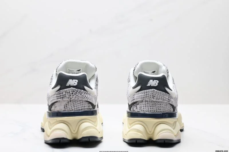 Top mirror New Balance Shoes