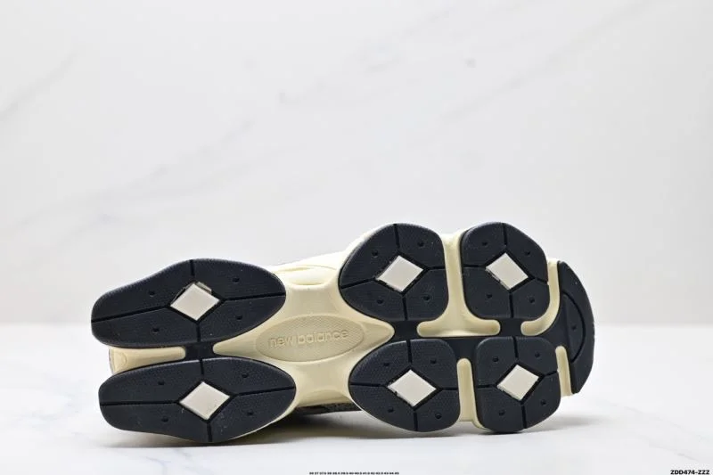 Top mirror New Balance Shoes