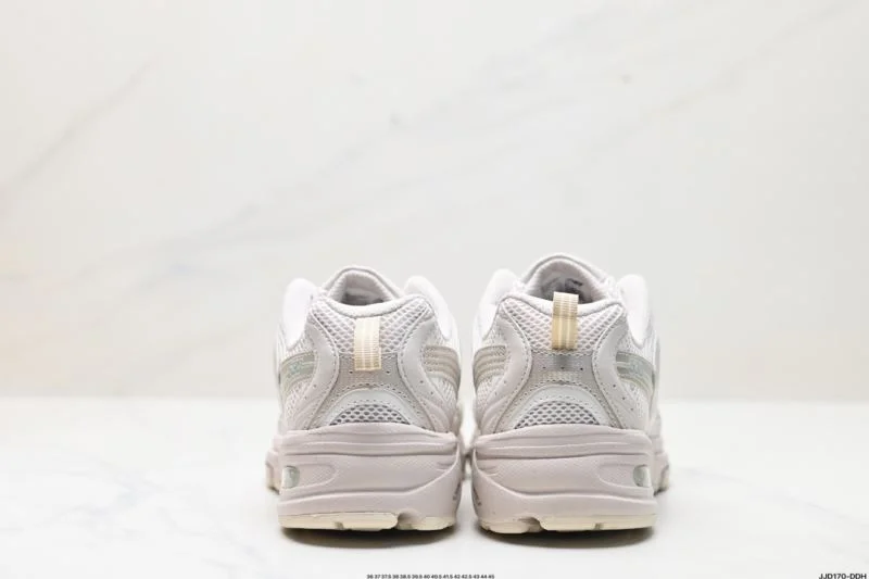 Top mirror New Balance Shoes