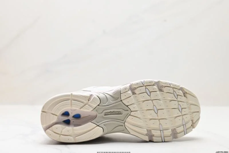 Top mirror New Balance Shoes