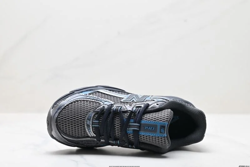 Top mirror New Balance Shoes