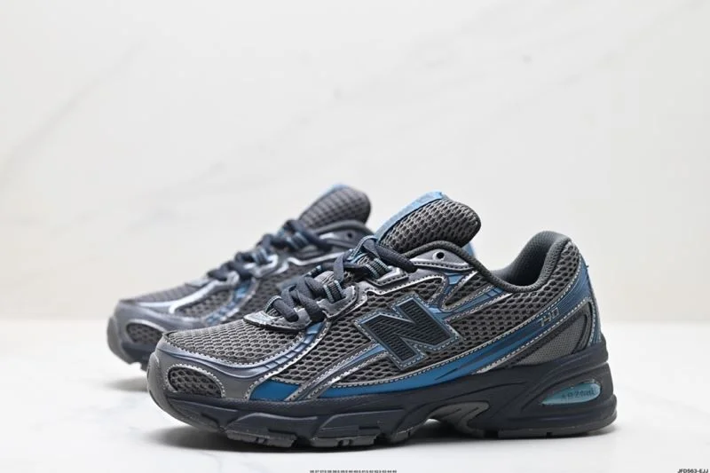 Top mirror New Balance Shoes