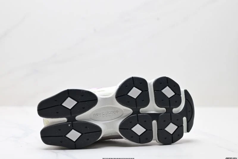 Top match New Balance Shoes