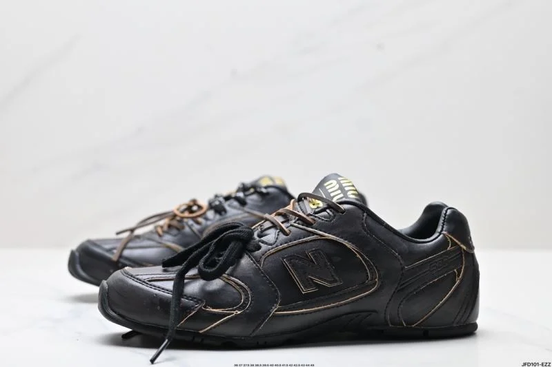 Top mirror New Balance Shoes