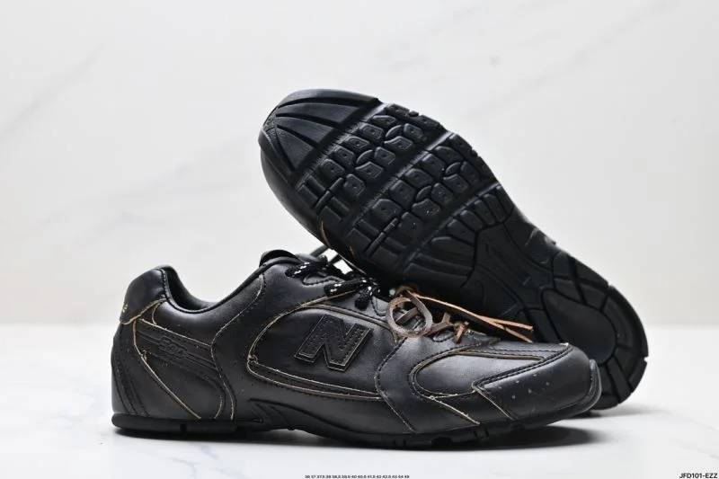 Top mirror New Balance Shoes