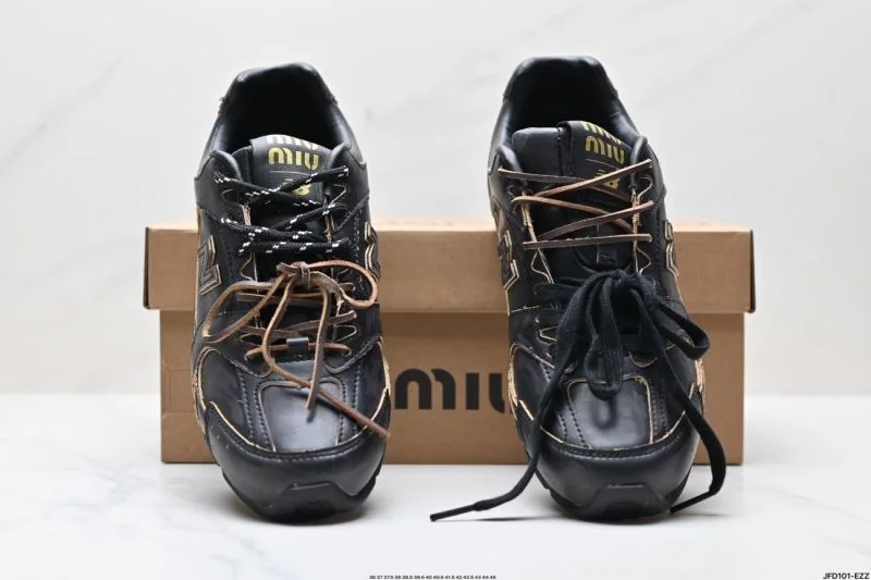 Top mirror New Balance Shoes
