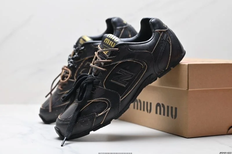 Top mirror New Balance Shoes