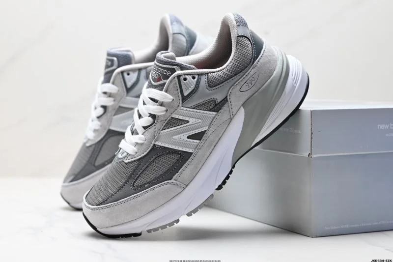 Top mirror New Balance Shoes