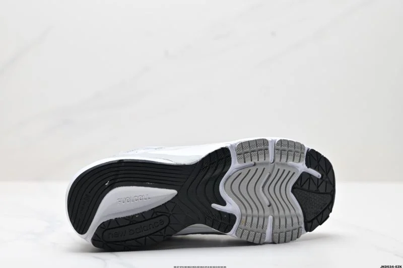 Top mirror New Balance Shoes