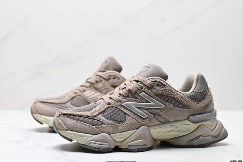 Top mirror New Balance Shoes