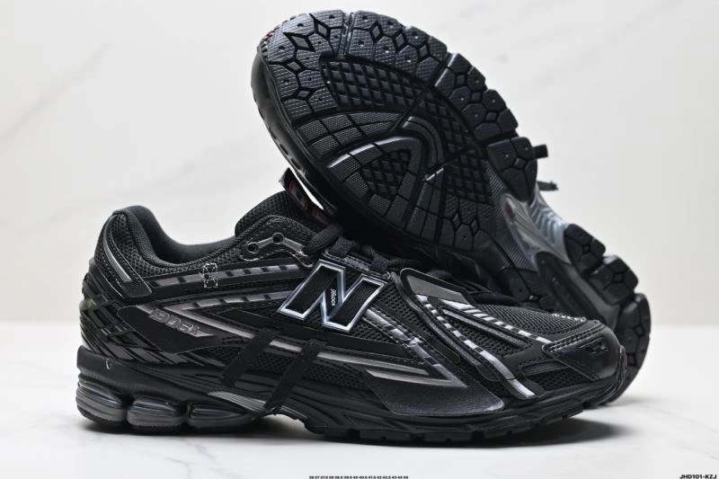 Top match New Balance Shoes