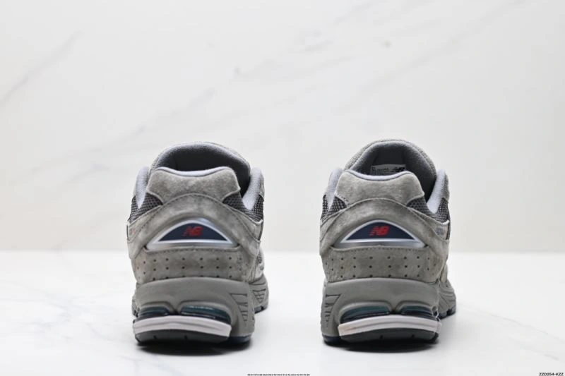 Top mirror New Balance Shoes