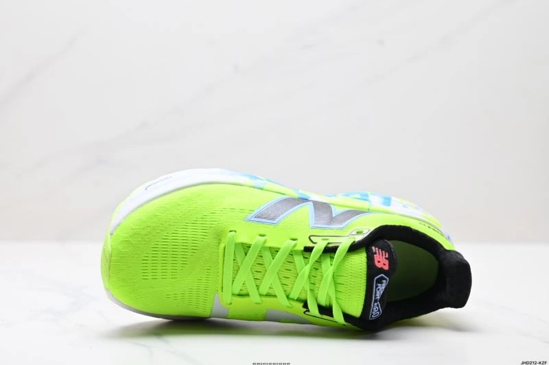 Top mirror New Balance Shoes