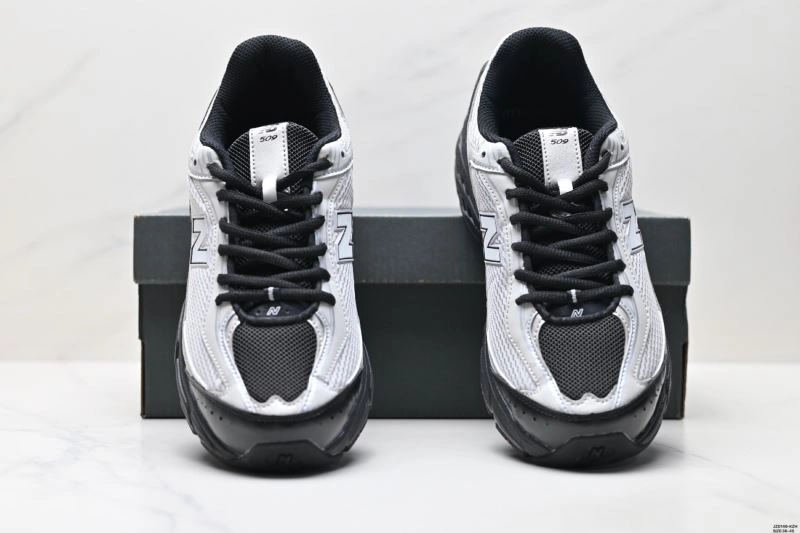 Top mirror New Balance Shoes