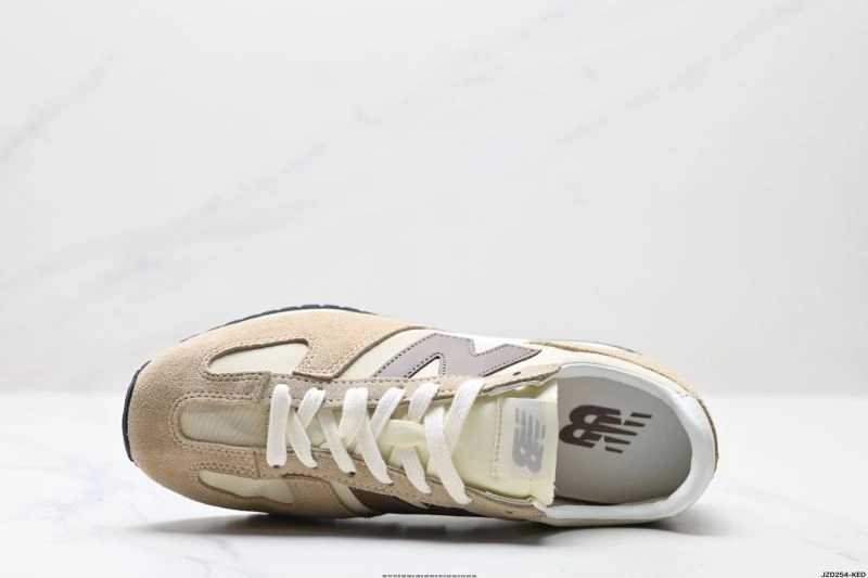 High fidelity New Balance Shoes