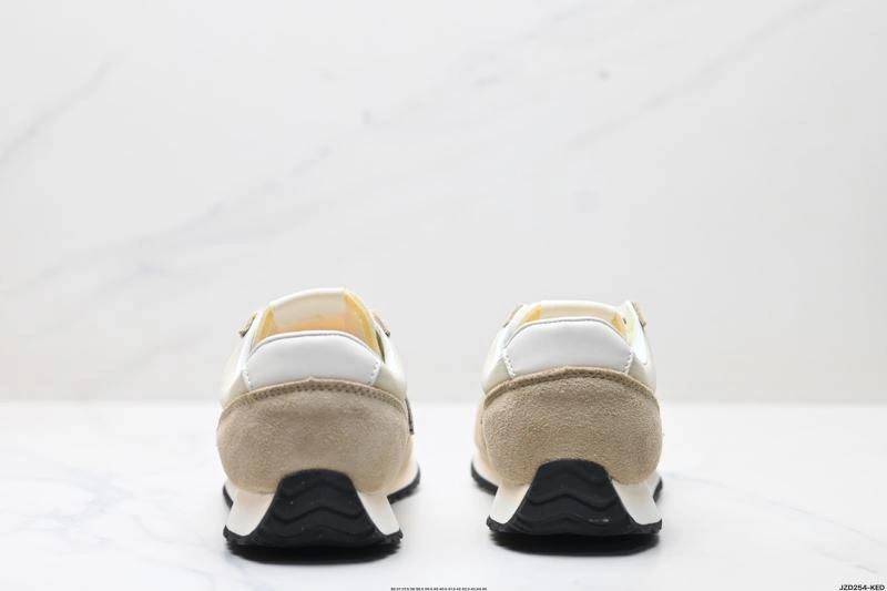 High fidelity New Balance Shoes