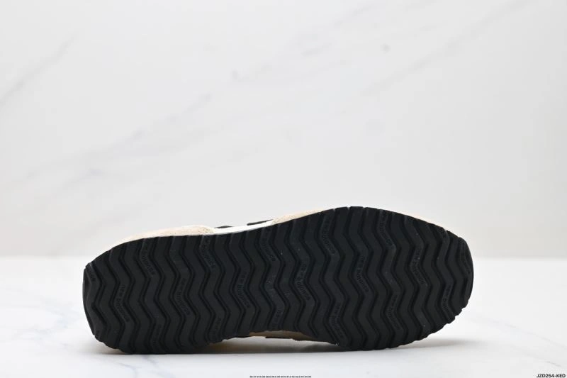 High fidelity New Balance Shoes