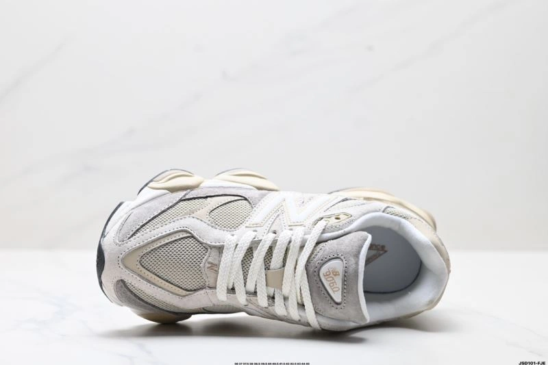 Top mirror New Balance Shoes
