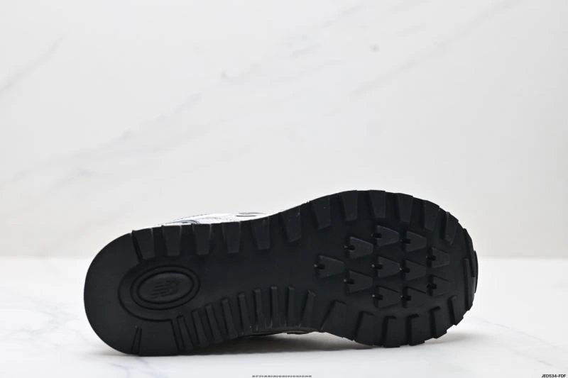 Brand-authenticated New Balance Shoes