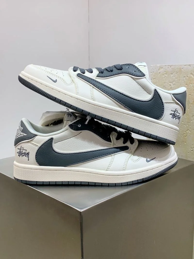 Exact replica Nike Air Jordan Shoes