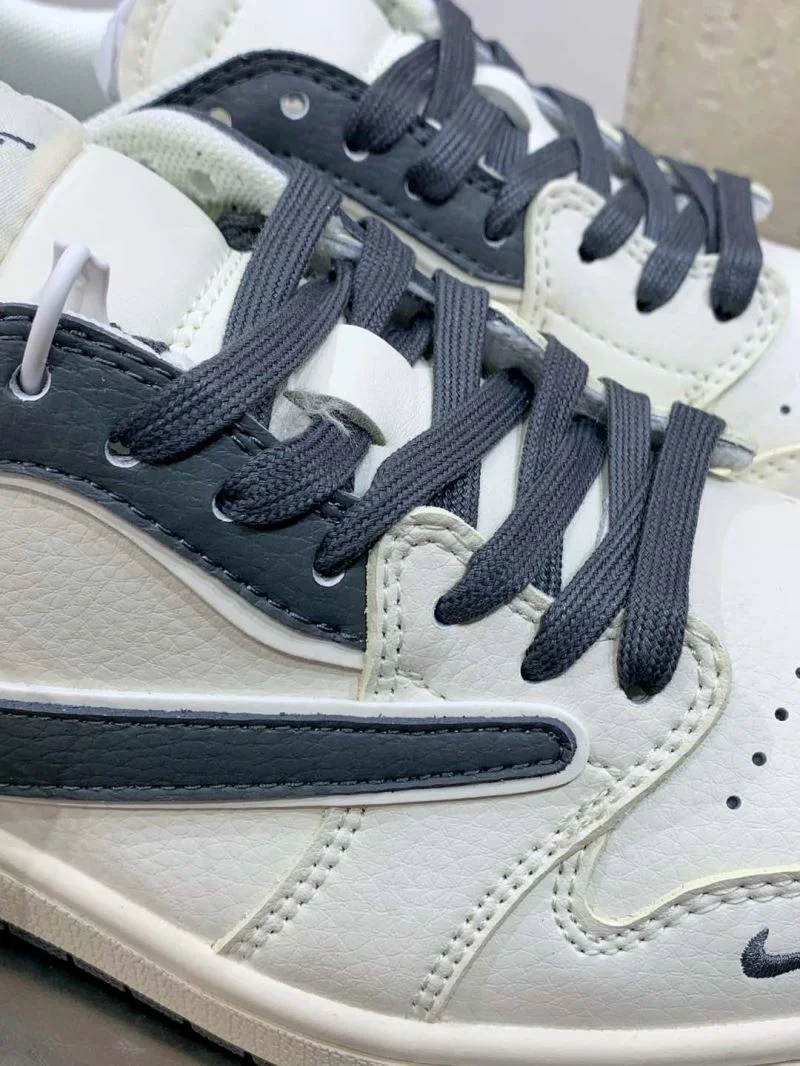 Exact replica Nike Air Jordan Shoes