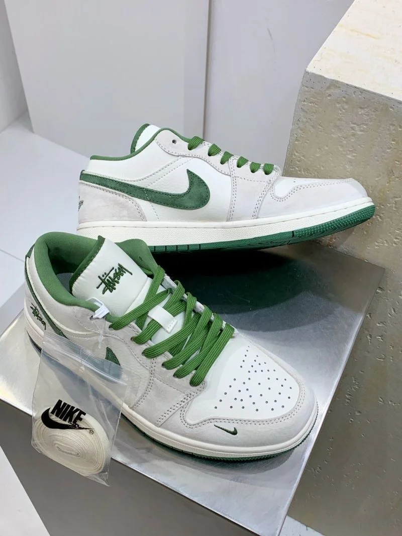 Exact replica Nike Air Jordan Shoes
