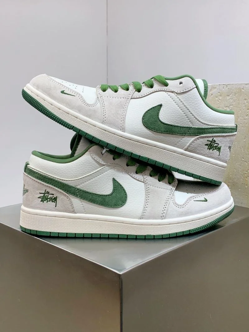 Exact replica Nike Air Jordan Shoes