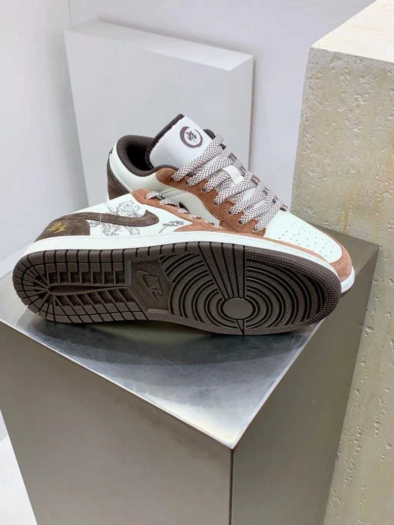 Exact replica Nike Air Jordan Shoes