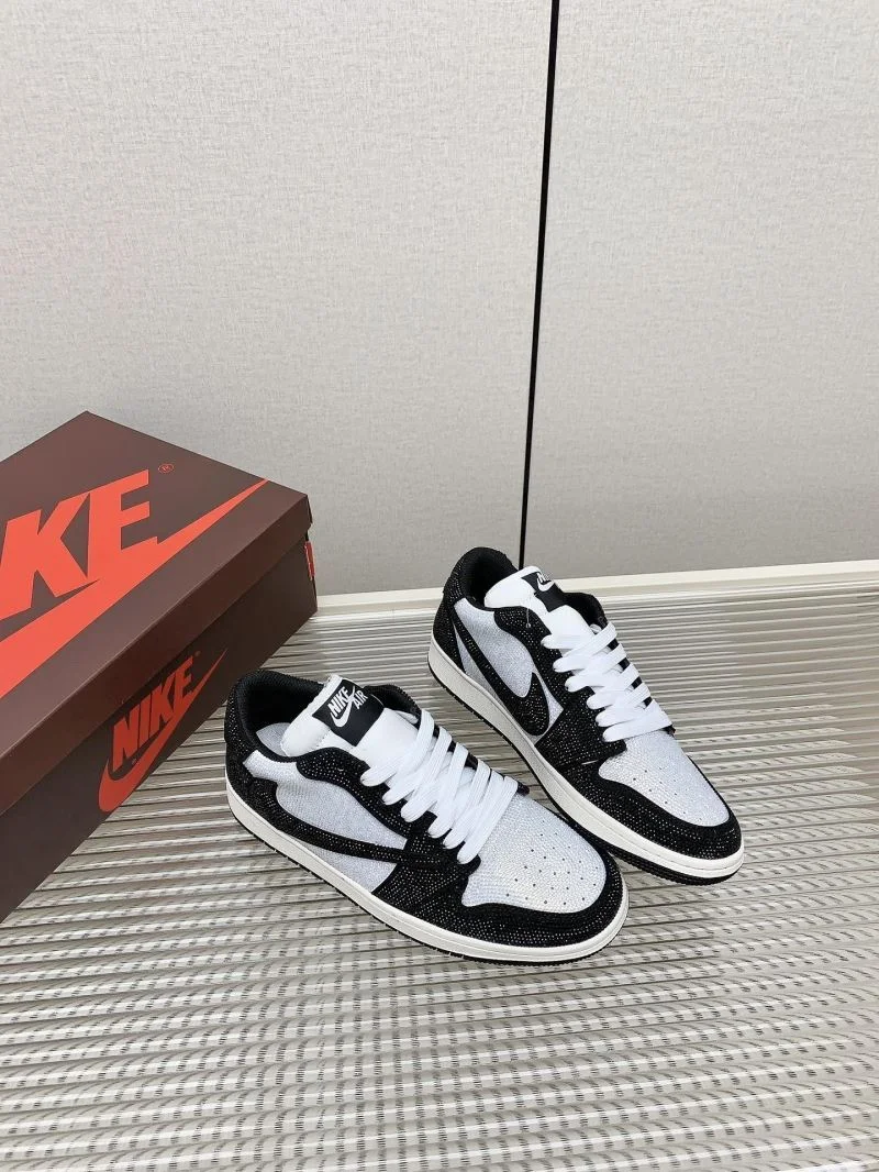 Exact replica Nike Air Jordan Shoes