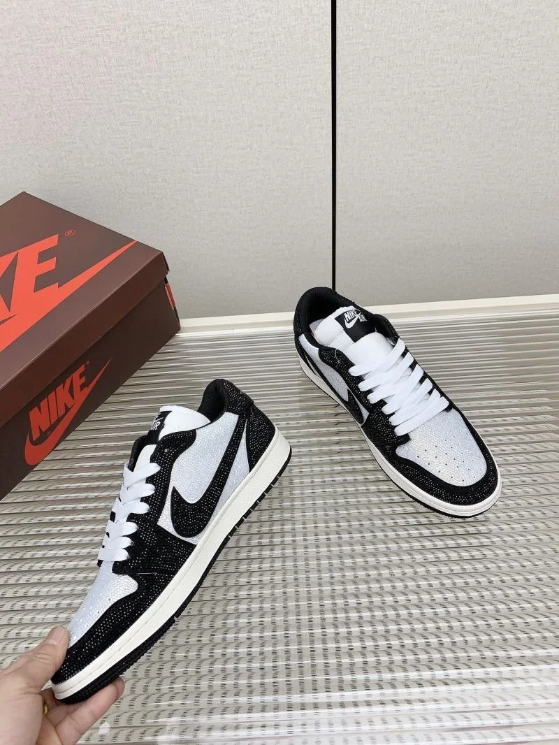 Exact replica Nike Air Jordan Shoes