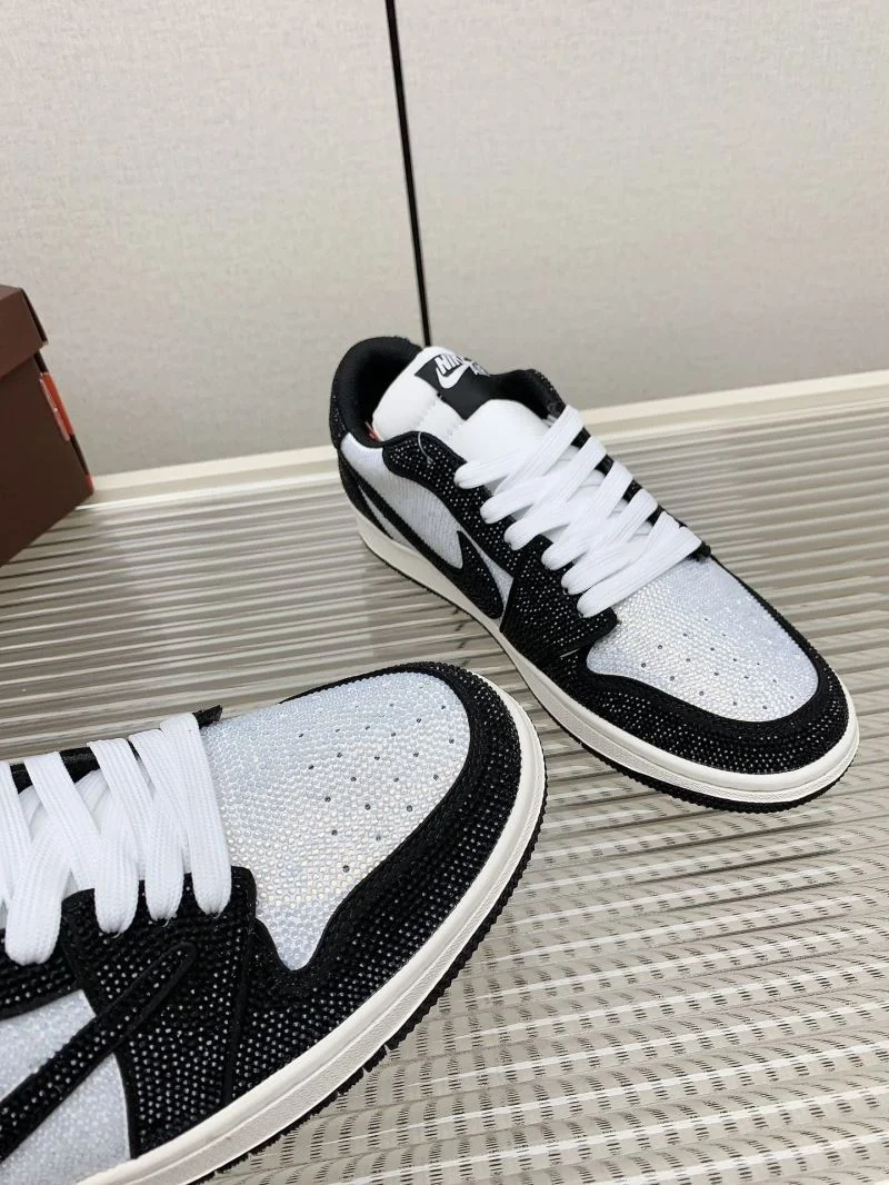 Exact replica Nike Air Jordan Shoes